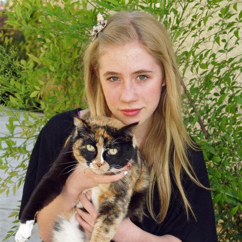 Hailey Belle feat. Jess the Facts - China Doll lyrics | Musixmatch