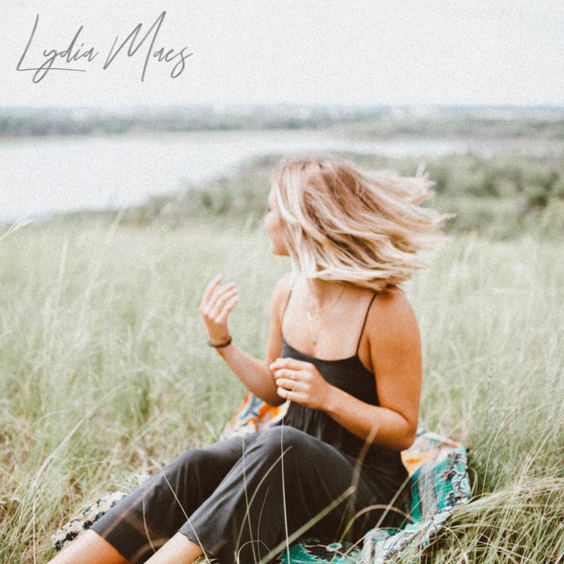 Lydia Maes - Daisy Petals on the Floor Lyrics | Musixmatch