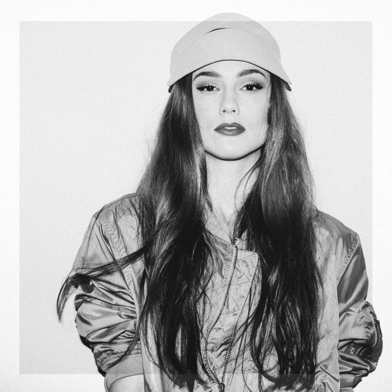 Esther Vallee - Hard Time Lyrics | Musixmatch