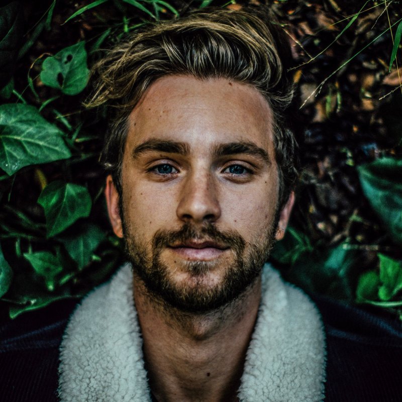 Miles Hardt - Runaway Lyrics | Musixmatch