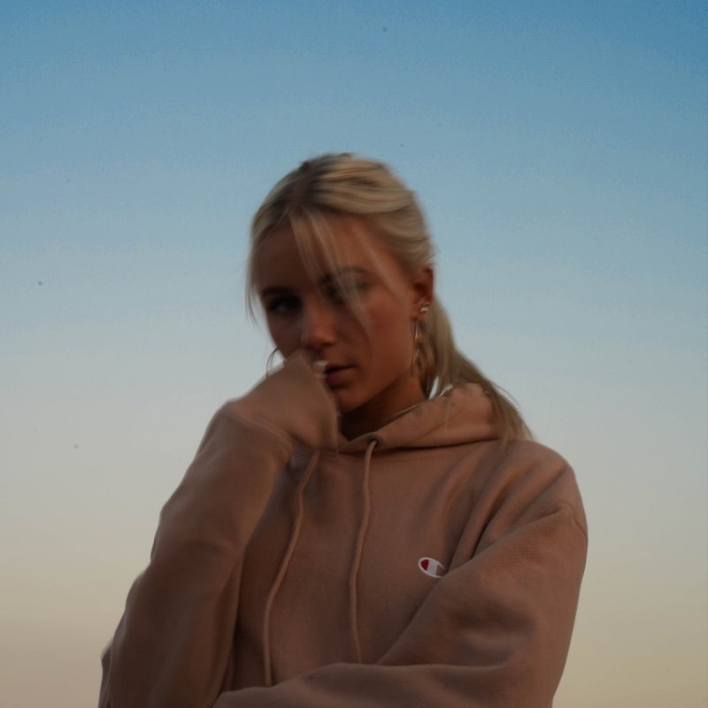 Bri Tolani feat. Niko Kotoulas - Hazy (Acoustic) Lyrics | Musixmatch