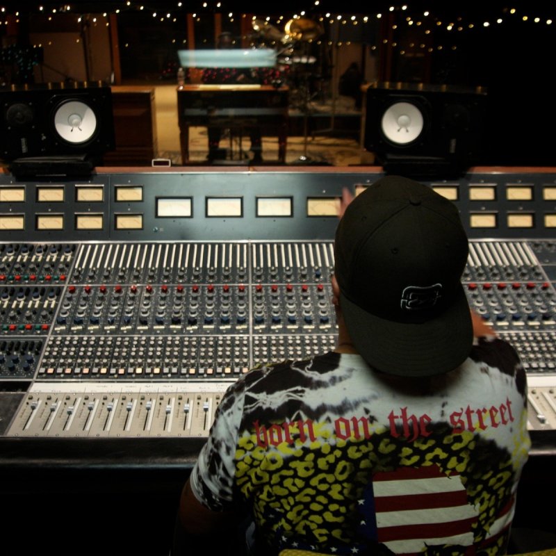 Tim Miner - Weight of the World Lyrics | Musixmatch