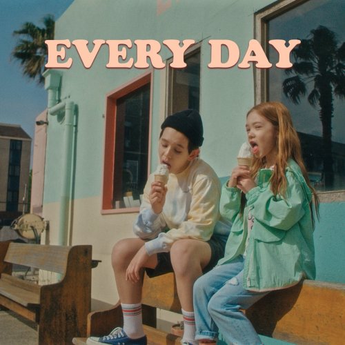 Standing Egg - paroles de Everyday | Musixmatch